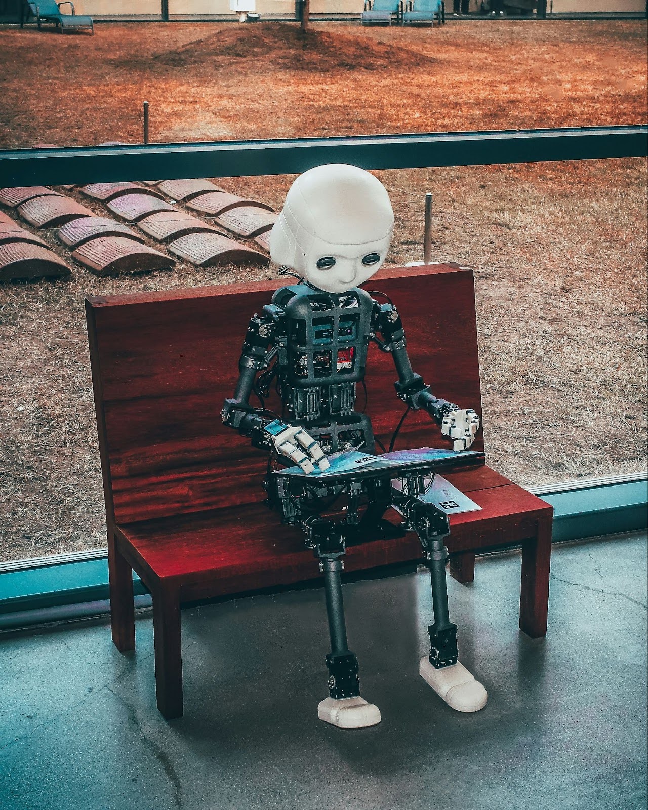 Finding the Right Words with the Help of AI - Newstrail