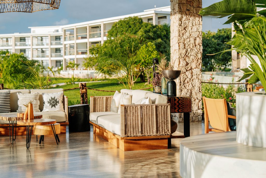 How to Select Outdoor Seating That Fits Your Style - Newstrail